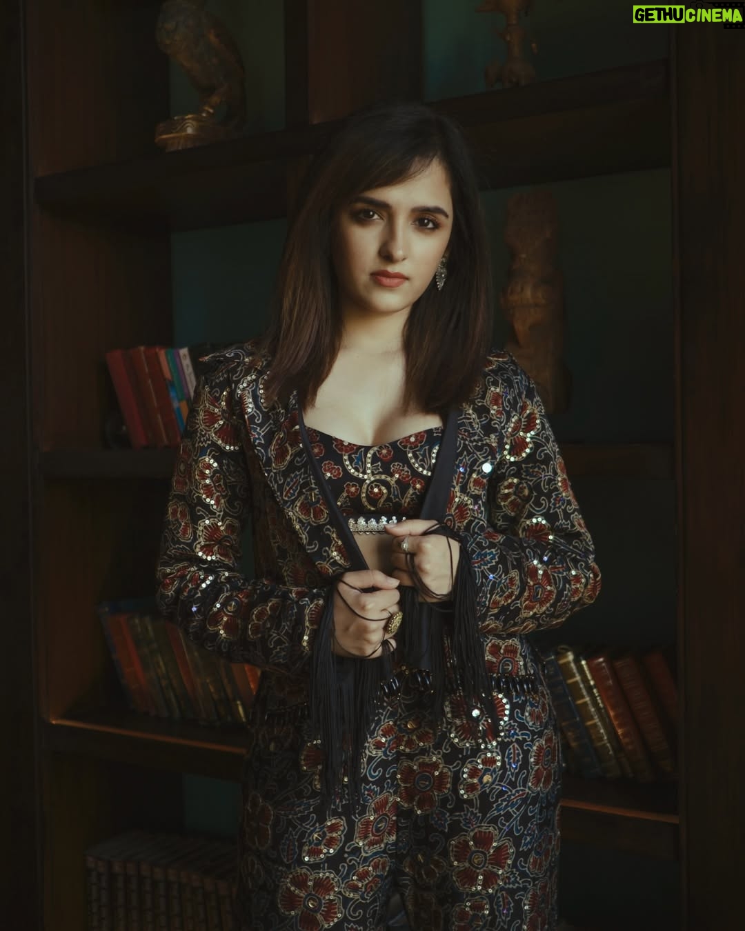 Actress Shirley Setia HD Photos and Wallpapers March 2025 | Gethu Cinema