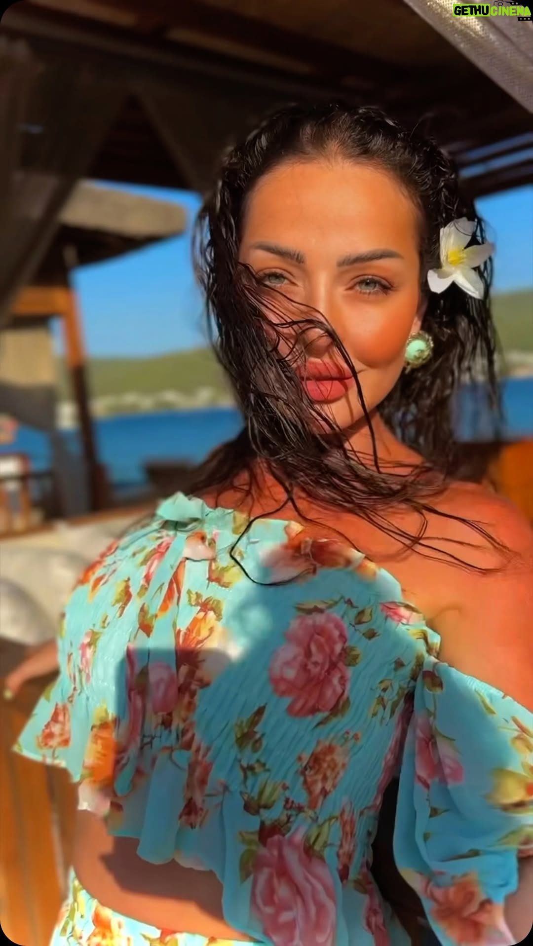 Actress Zain Karazon HD Photos and Wallpapers August 2024 | Gethu Cinema