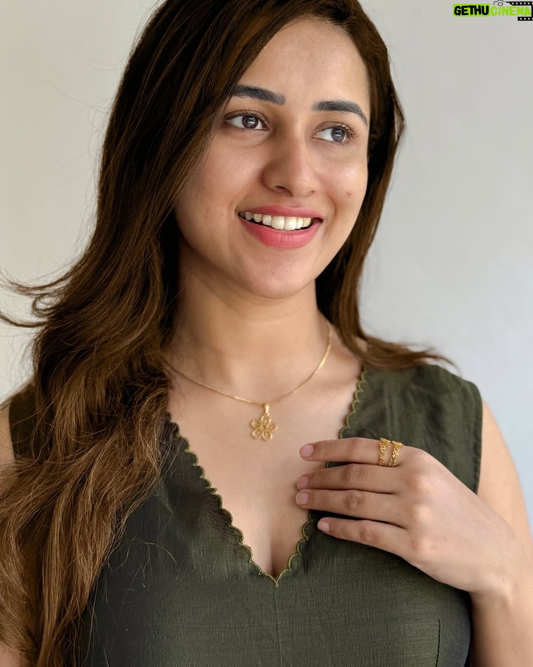 Actress Maria Vincent HD Photos and Wallpapers April 2025 | Gethu Cinema