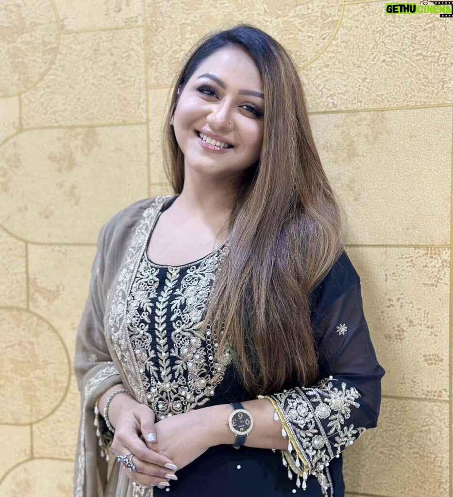 Actress Nishat Priom HD Photos and Wallpapers May 2025 | Gethu Cinema