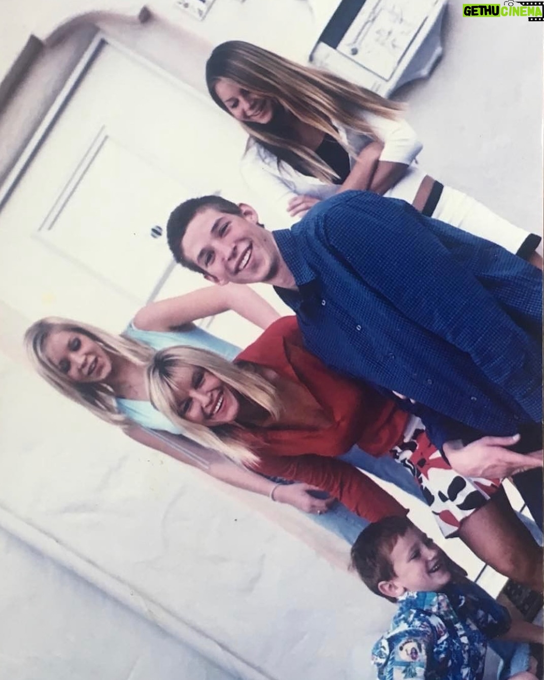 Tara Holt | Gethu Cinema