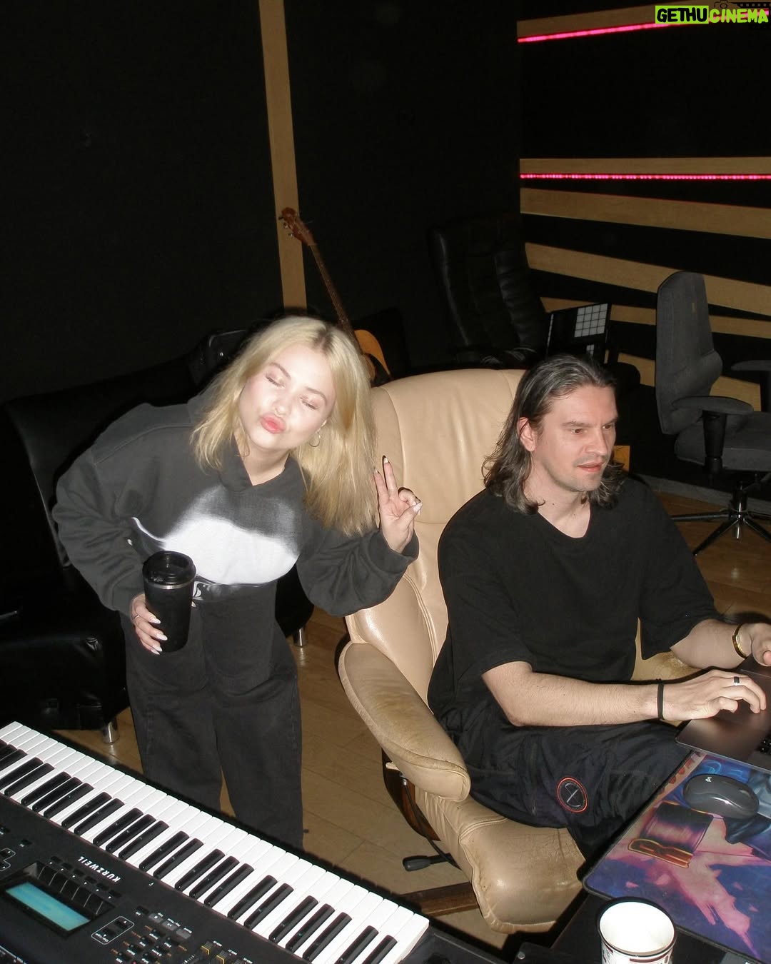 Actress Veronika Kovalenko HD Photos and Wallpapers April 2025 | Gethu Cinema