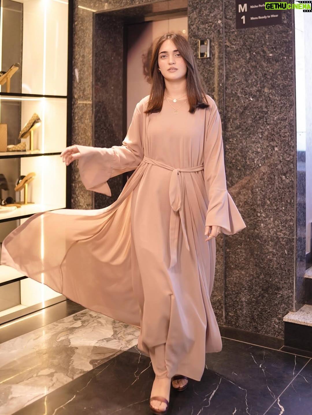 Aiza Khan Wiki, Biography, Age, Gallery, Spouse and more