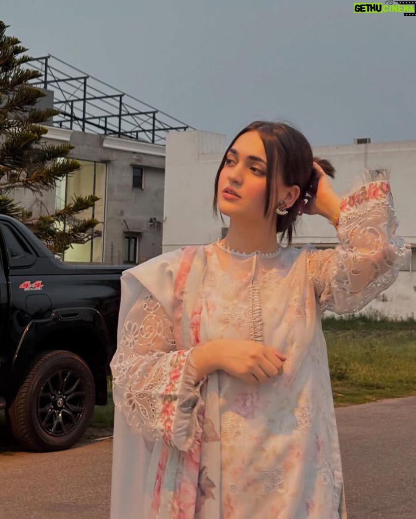 Actress Aiza Khan HD Photos and Wallpapers May 2025 | Gethu Cinema