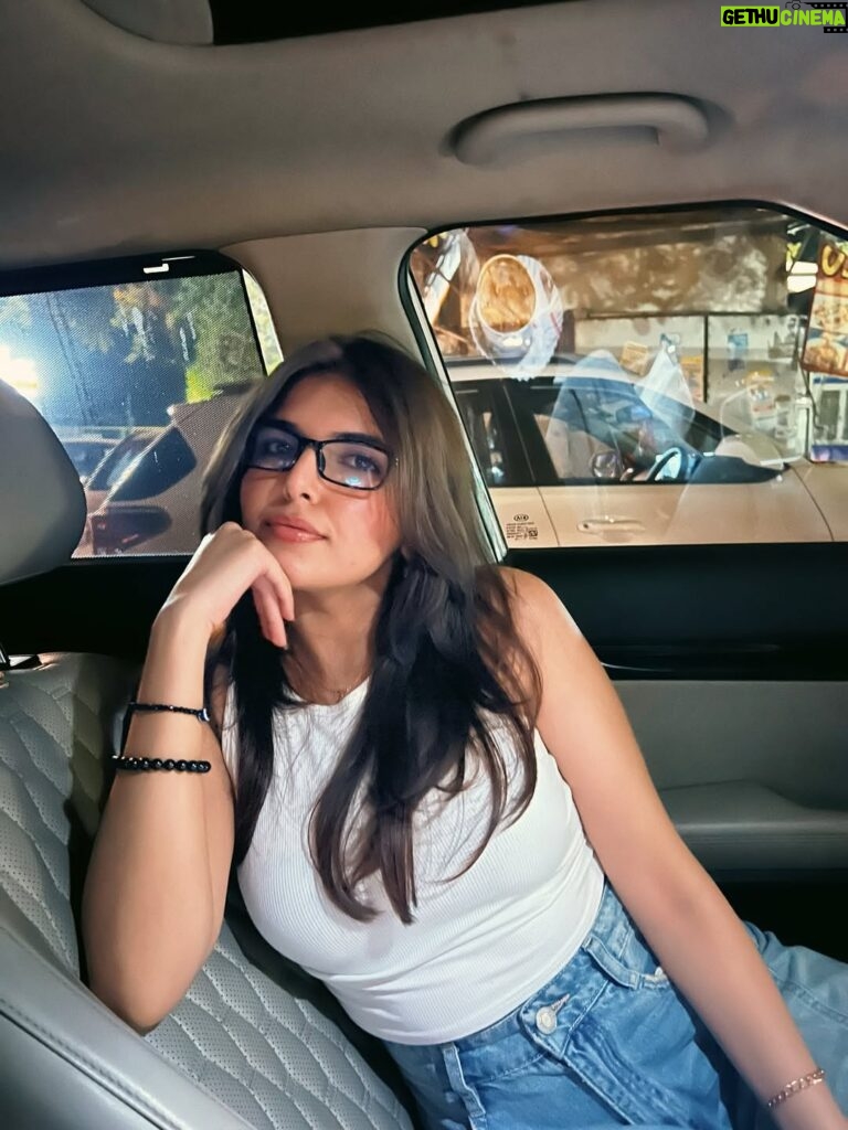 Actress Ashi Khanna HD Photos and Wallpapers September 2025 | Gethu Cinema