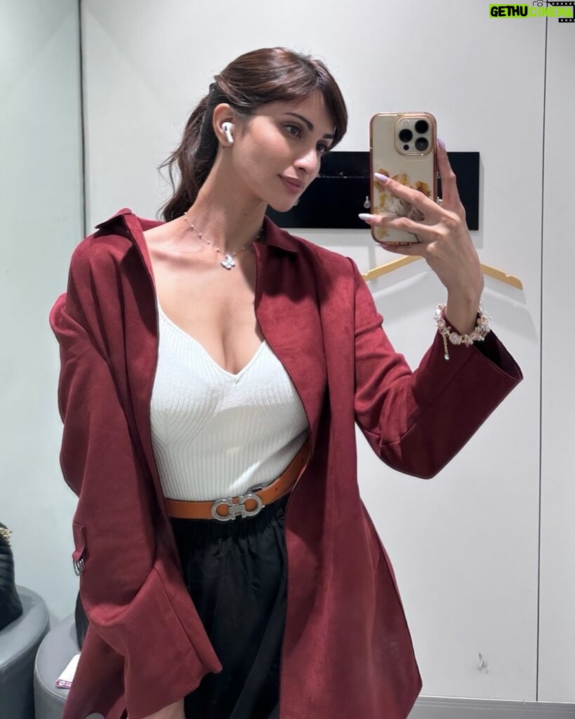 Actress Deeksha Singh HD Photos and Wallpapers September 2025 | Gethu Cinema