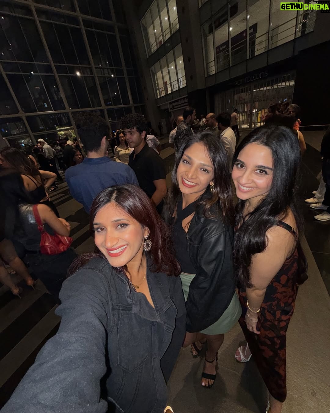 Eshani Pat Wiki, Biography, Age, Gallery, Spouse and more