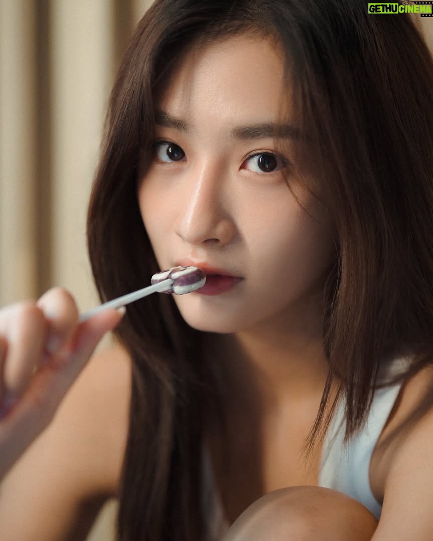 Han Thi Wiki, Biography, Age, Photos, Spouse and more