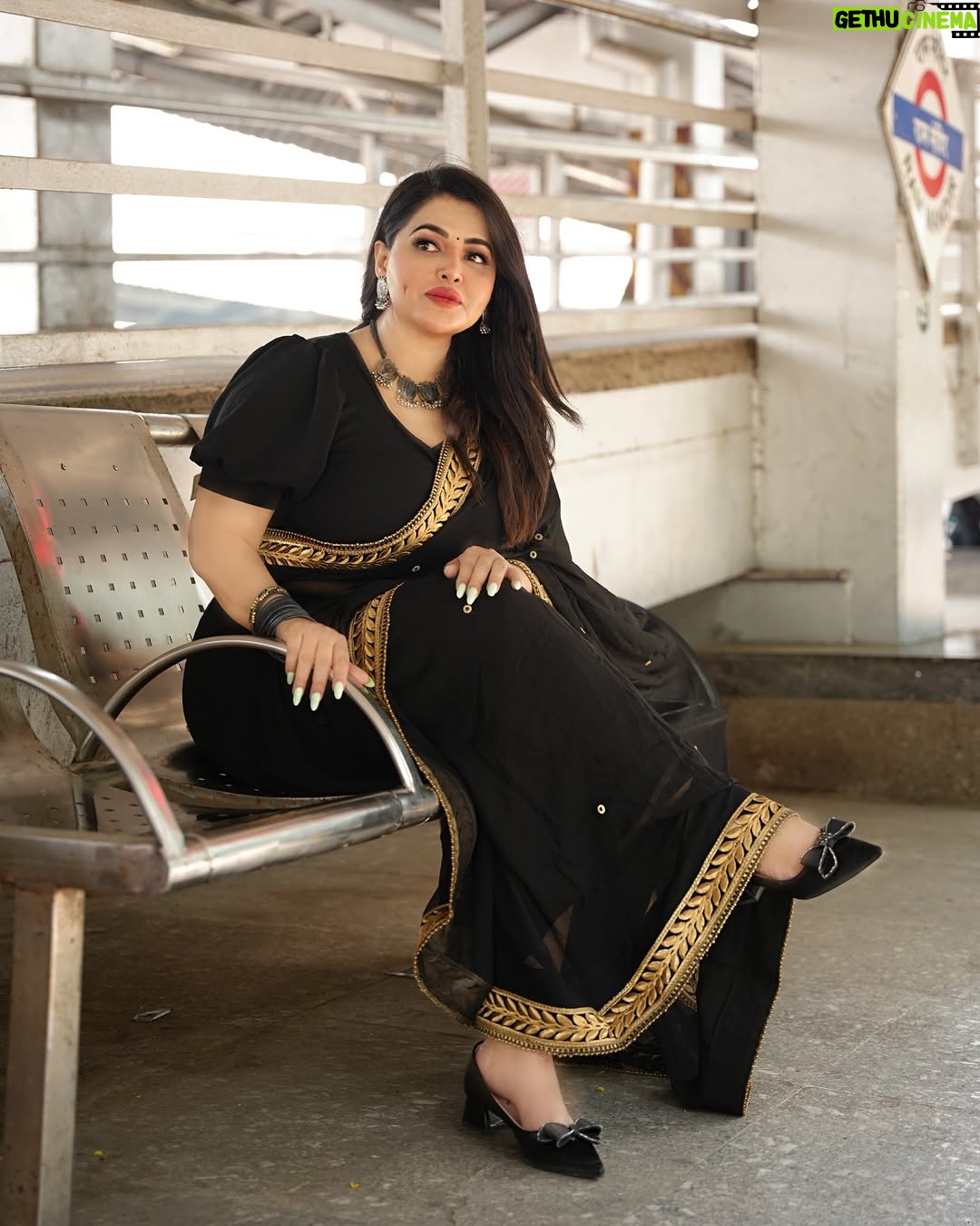 Khushi Gadhvi Wiki, Biography, Age, Photos, Spouse and more