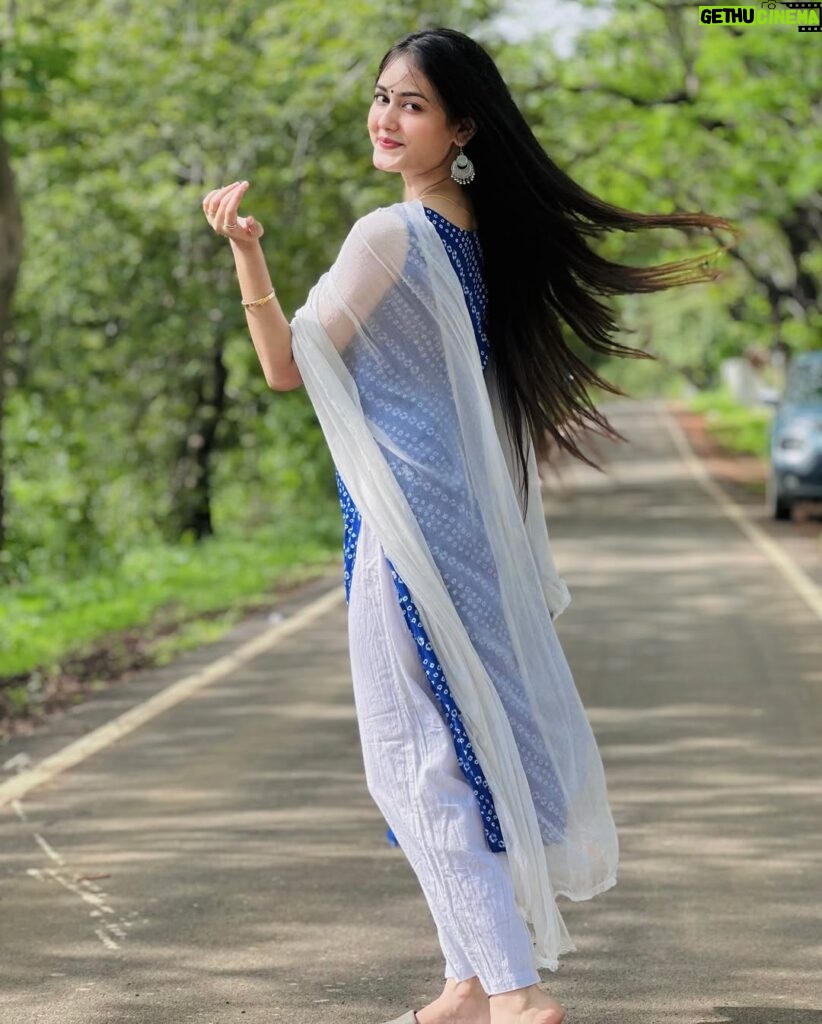Actress Krati Saini HD Photos and Wallpapers May 2025 | Gethu Cinema