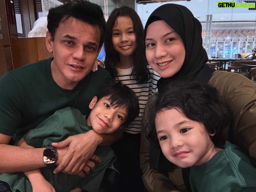 Actress Lisa Surihani HD Photos and Wallpapers April 2025 | Gethu Cinema