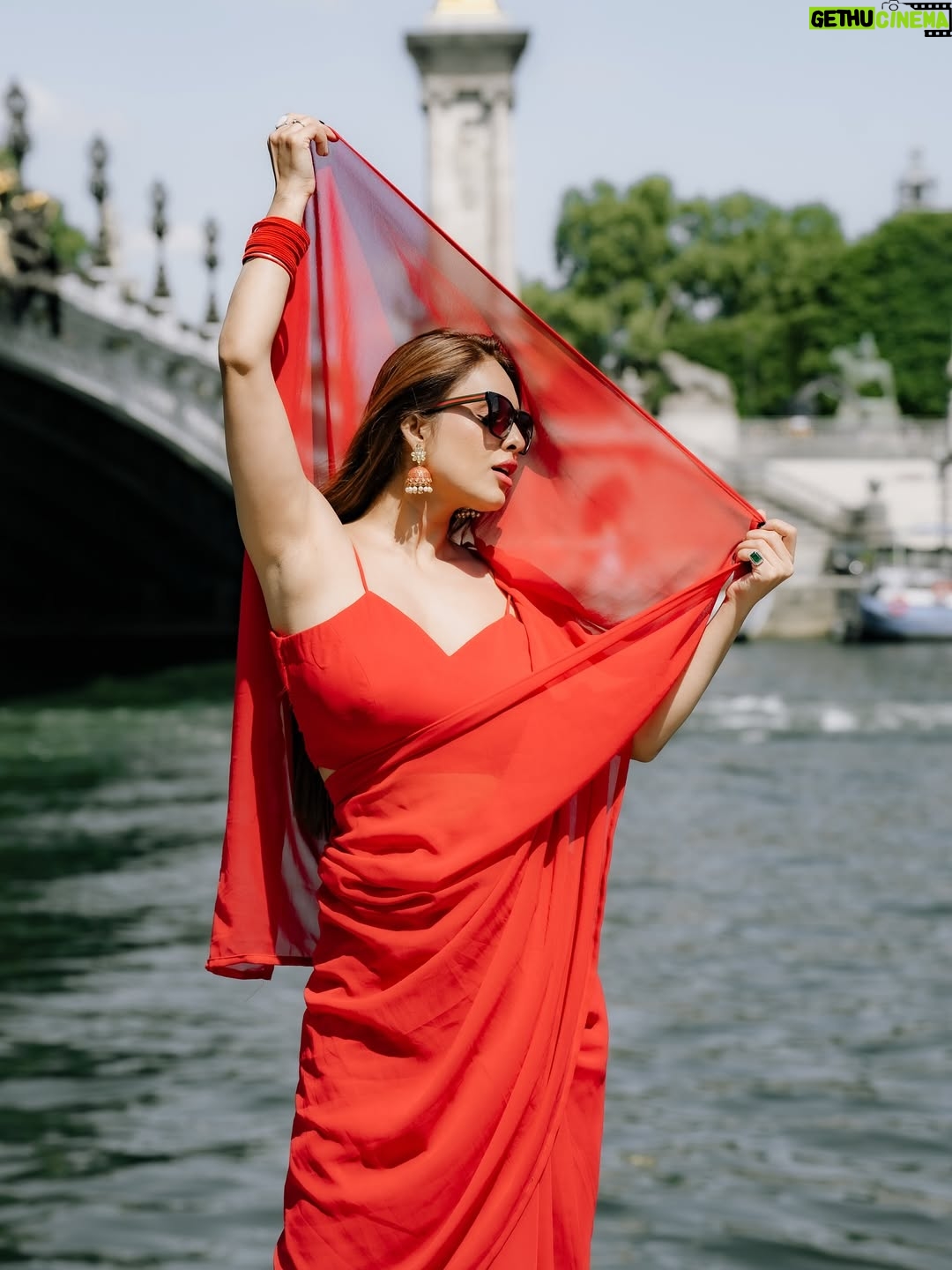 Actress Neha Malik HD Photos and Wallpapers August 2025 | Gethu Cinema