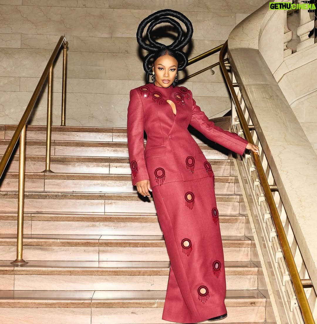 Nomzamo Mbatha Wiki, Biography, Age, Gallery, Spouse and more