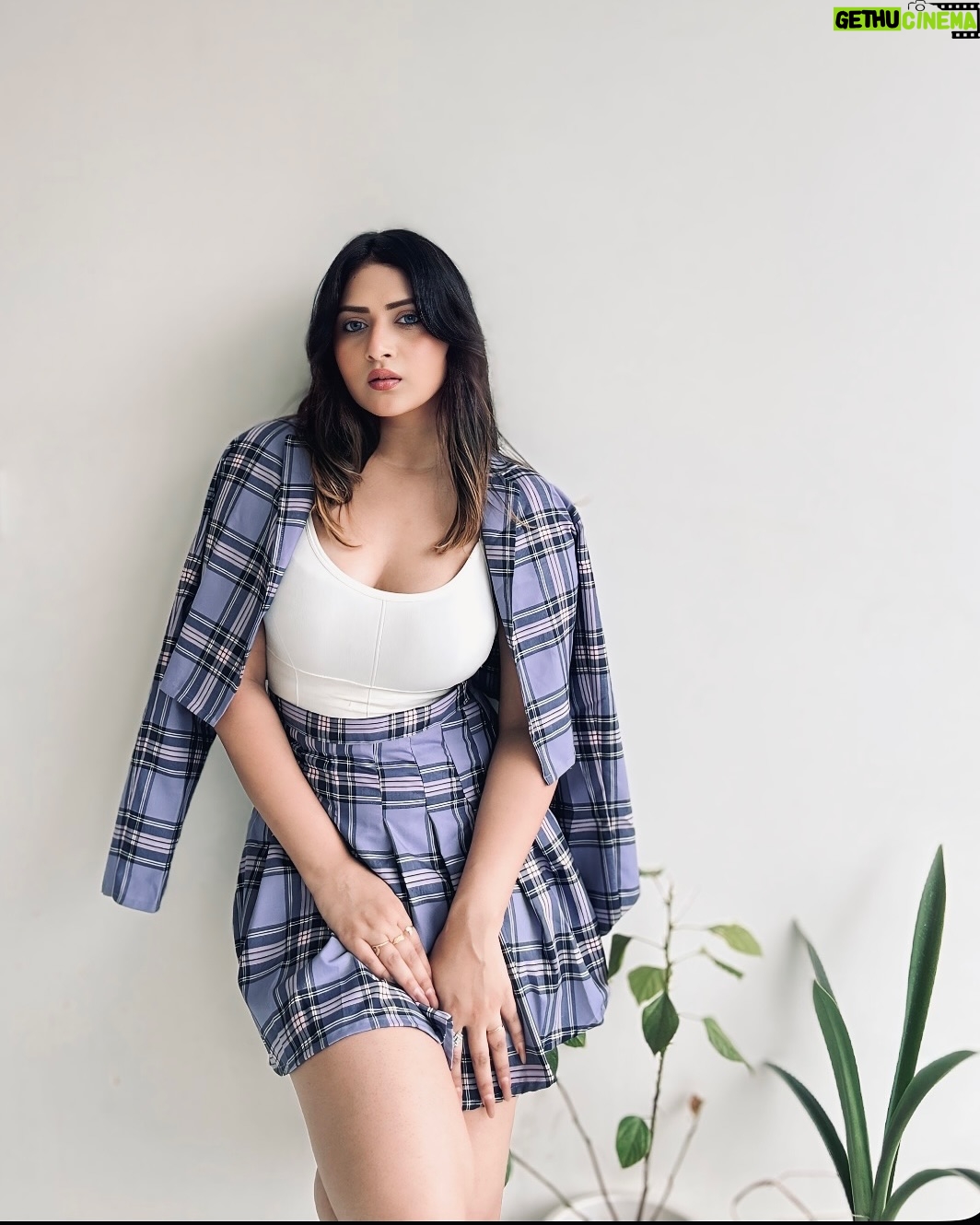 Rashika Dobriyal Wiki, Biography, Age, Gallery, Spouse and more