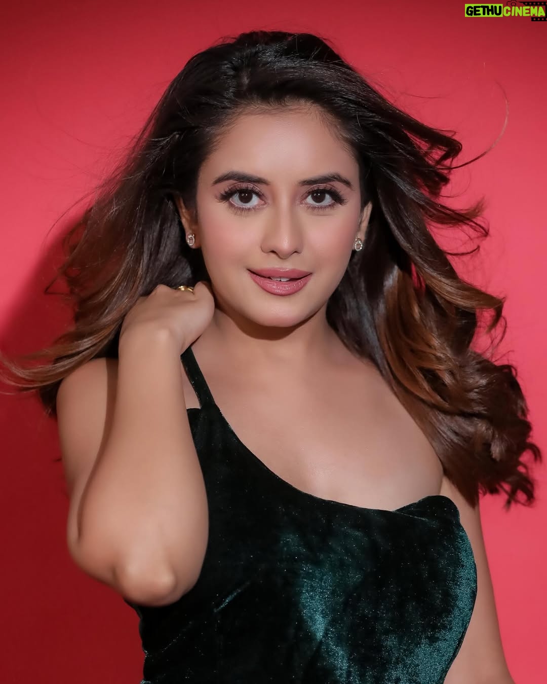 Actress Riya Soni HD Photos and Wallpapers April 2025 | Gethu Cinema