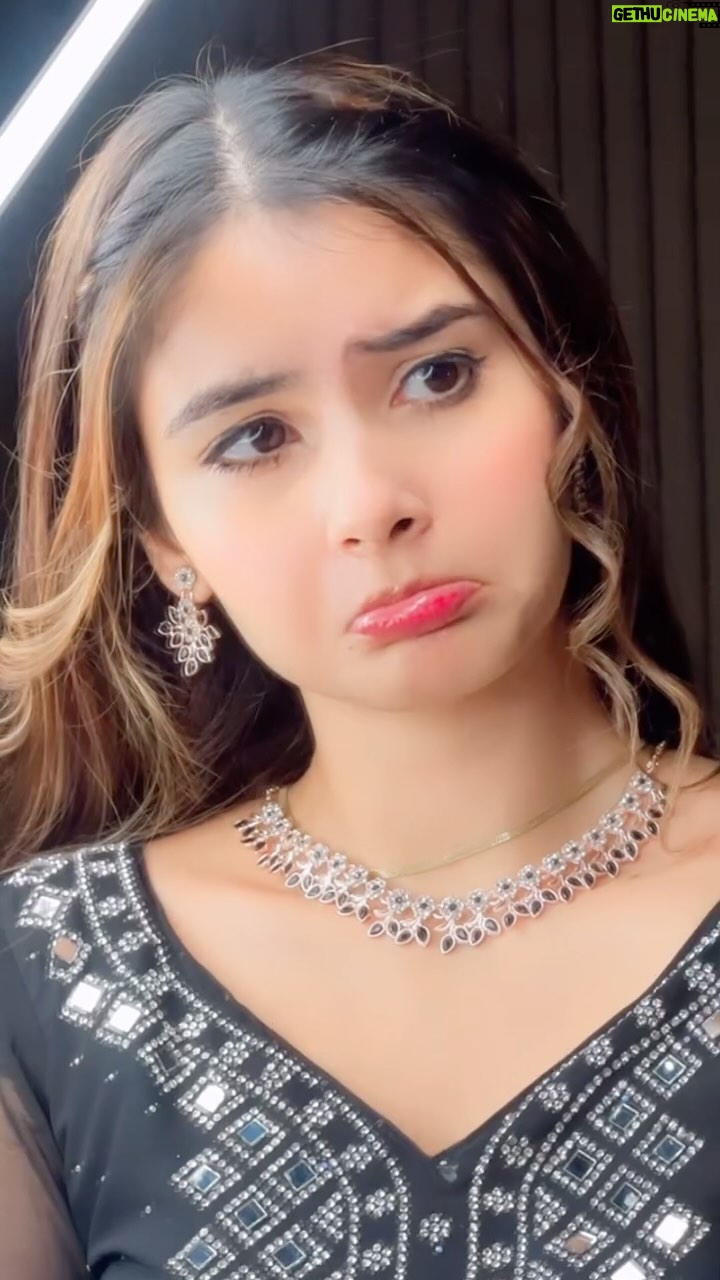 Actress Riyaa Sharma HD Photos and Wallpapers April 2025 | Gethu Cinema