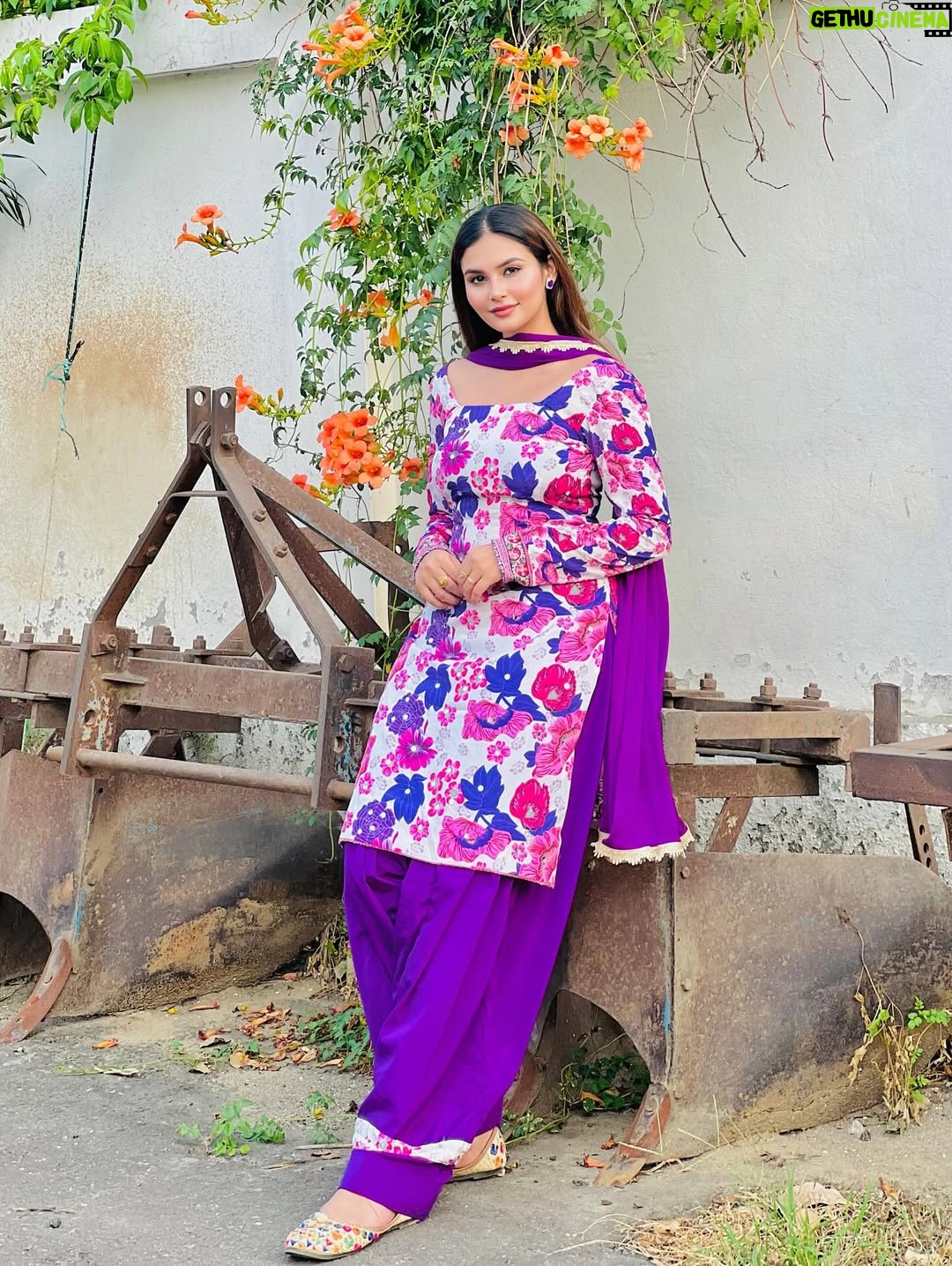 Riyaa Sharma Wiki, Biography, Age, Photos, Spouse and more