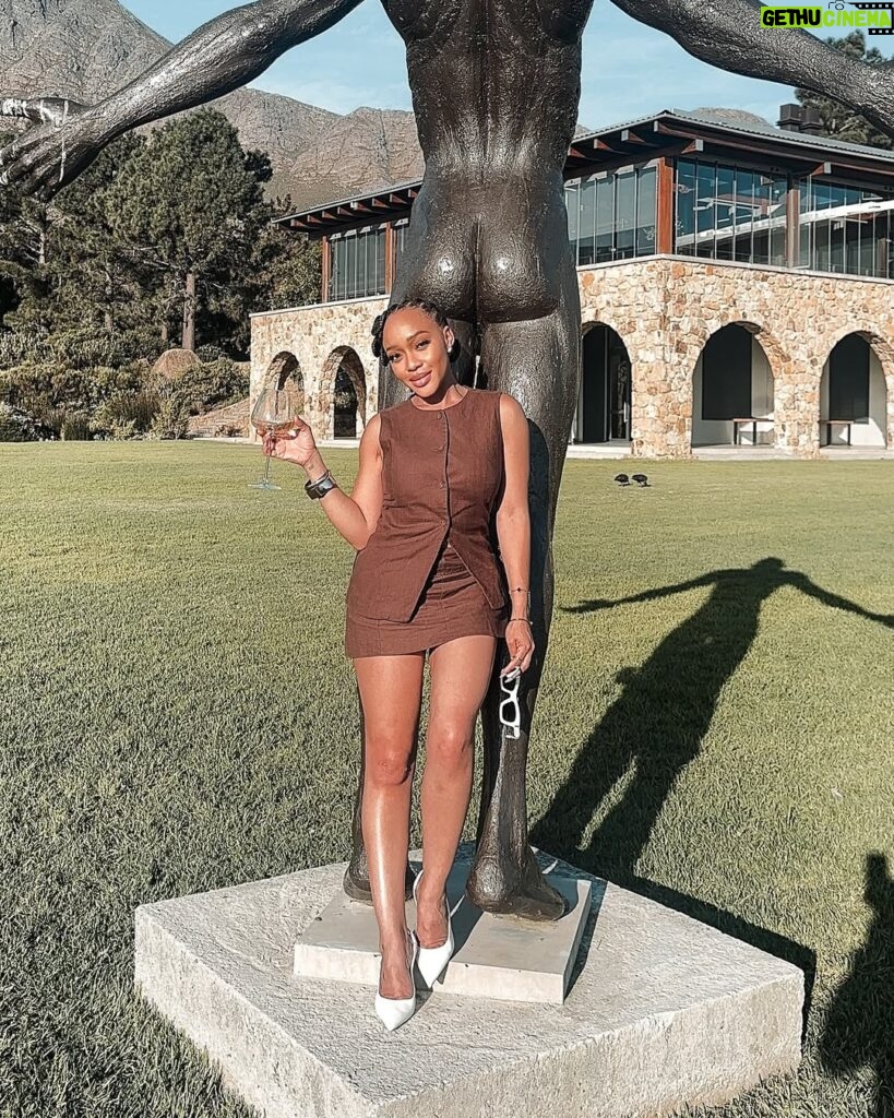 Actress Thando Thabethe HD Photos and Wallpapers September 2025 | Gethu Cinema