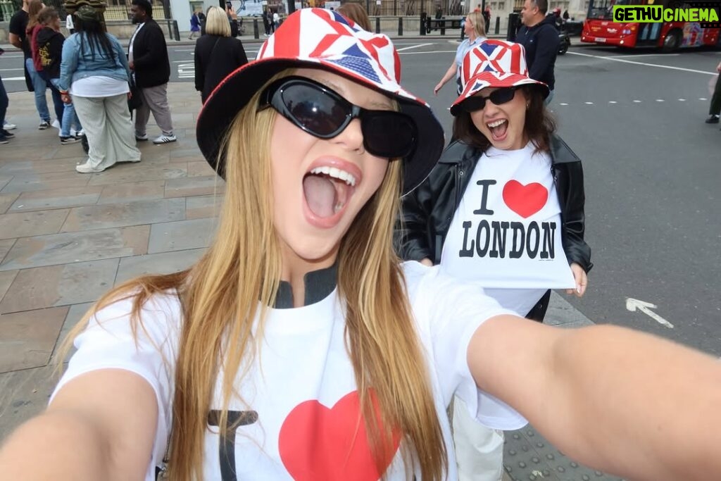 Actress Alissa Violet HD Photos and Wallpapers July 2025 | Gethu Cinema