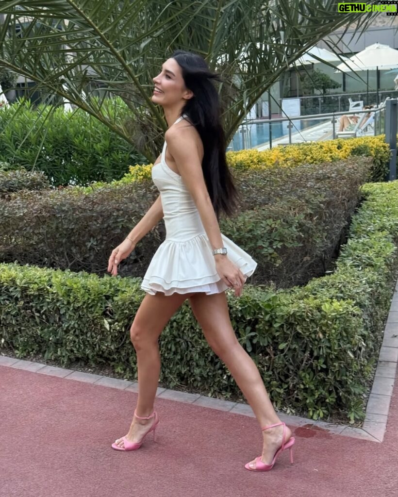 Actress Burcu Kiratli HD Photos and Wallpapers July 2025 | Gethu Cinema