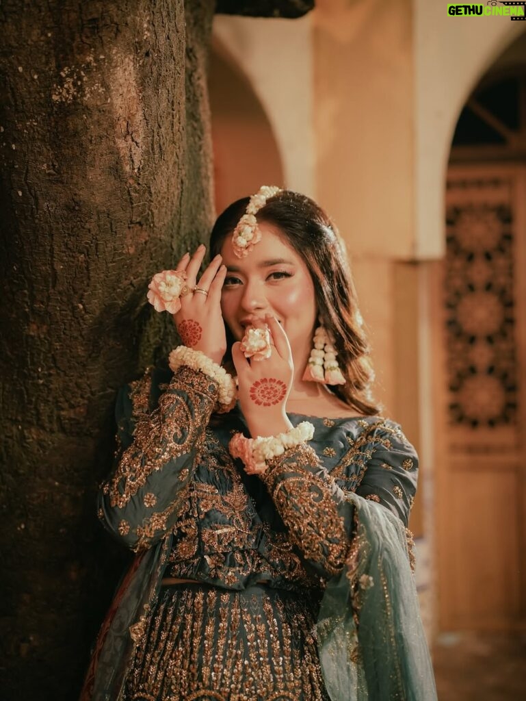 Actress Bushra Gulfam HD Photos and Wallpapers August 2025 | Gethu Cinema