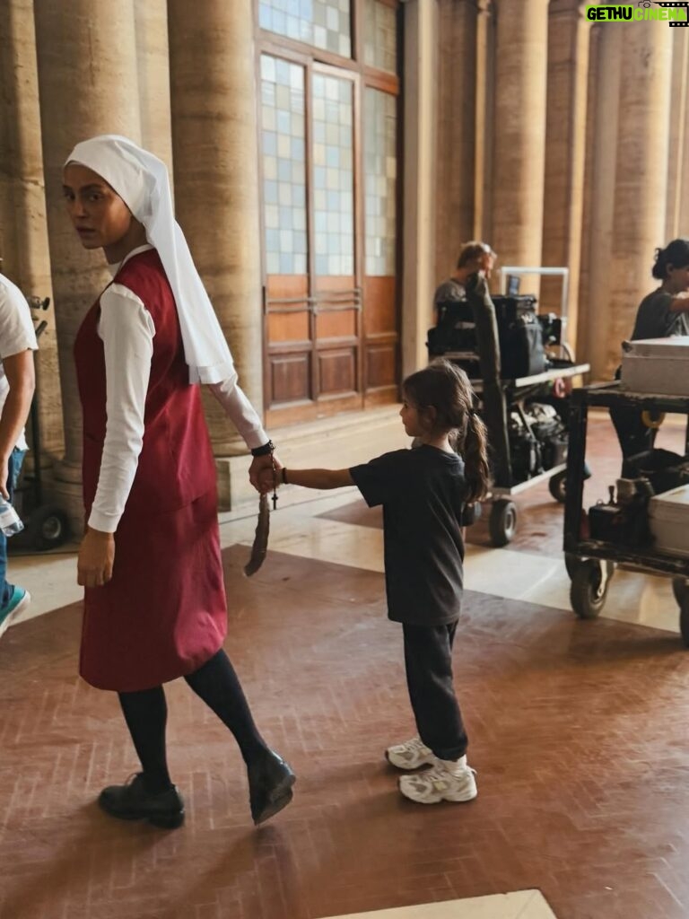 Actress Catrinel Marlon HD Photos and Wallpapers September 2025 | Gethu ...