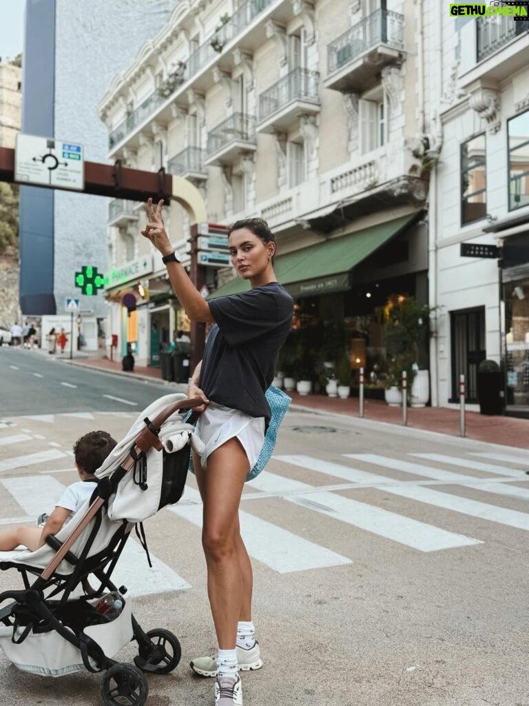 Actress Catrinel Marlon HD Photos and Wallpapers September 2025 | Gethu ...