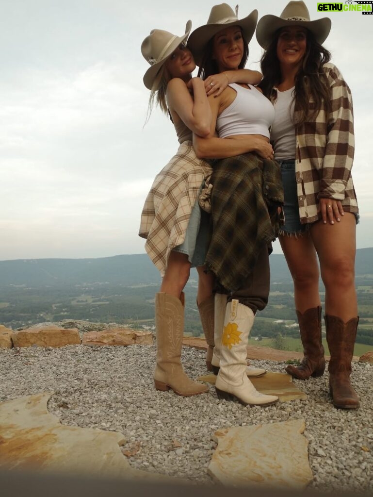 Actress Kelsea Ballerini HD Photos and Wallpapers September 2025 ...