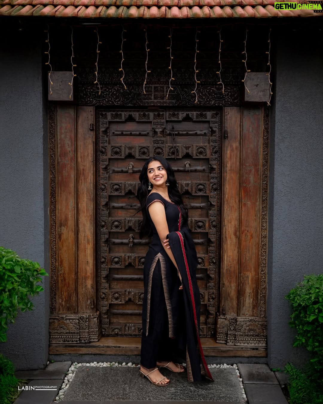 Malavika Manoj Wiki, Biography, Age, Gallery, Spouse and more