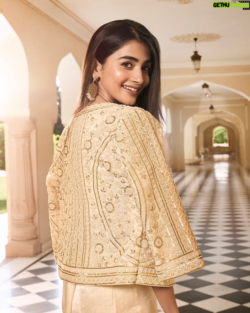 Actress Pooja Hegde HD Photos and Wallpapers October 2025 | Gethu Cinema