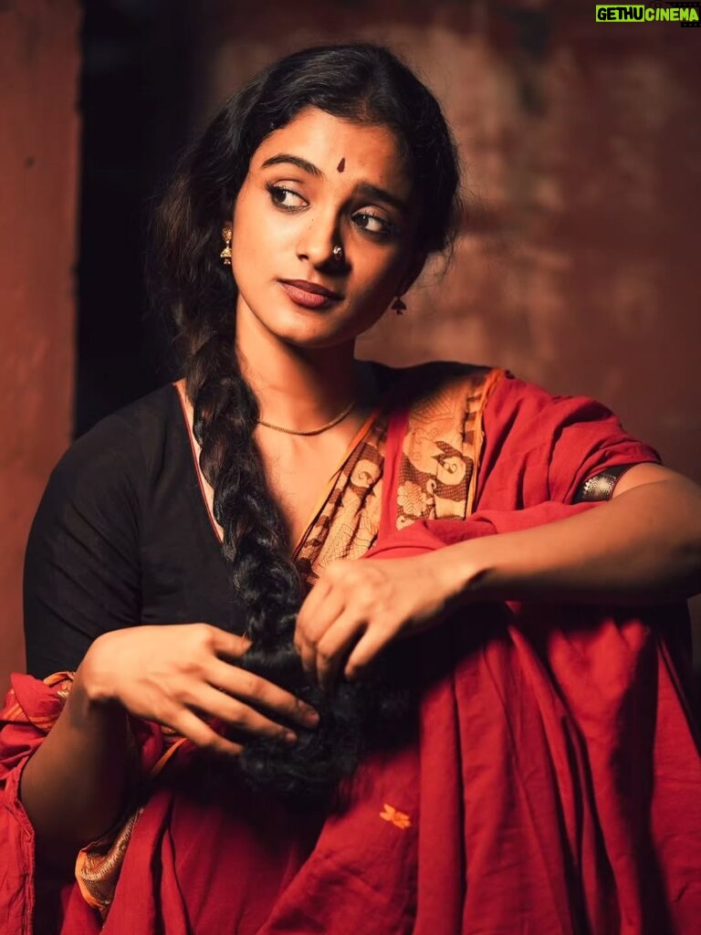 Actress Roopa Koduvayur HD Photos and Wallpapers August 2025 | Gethu Cinema