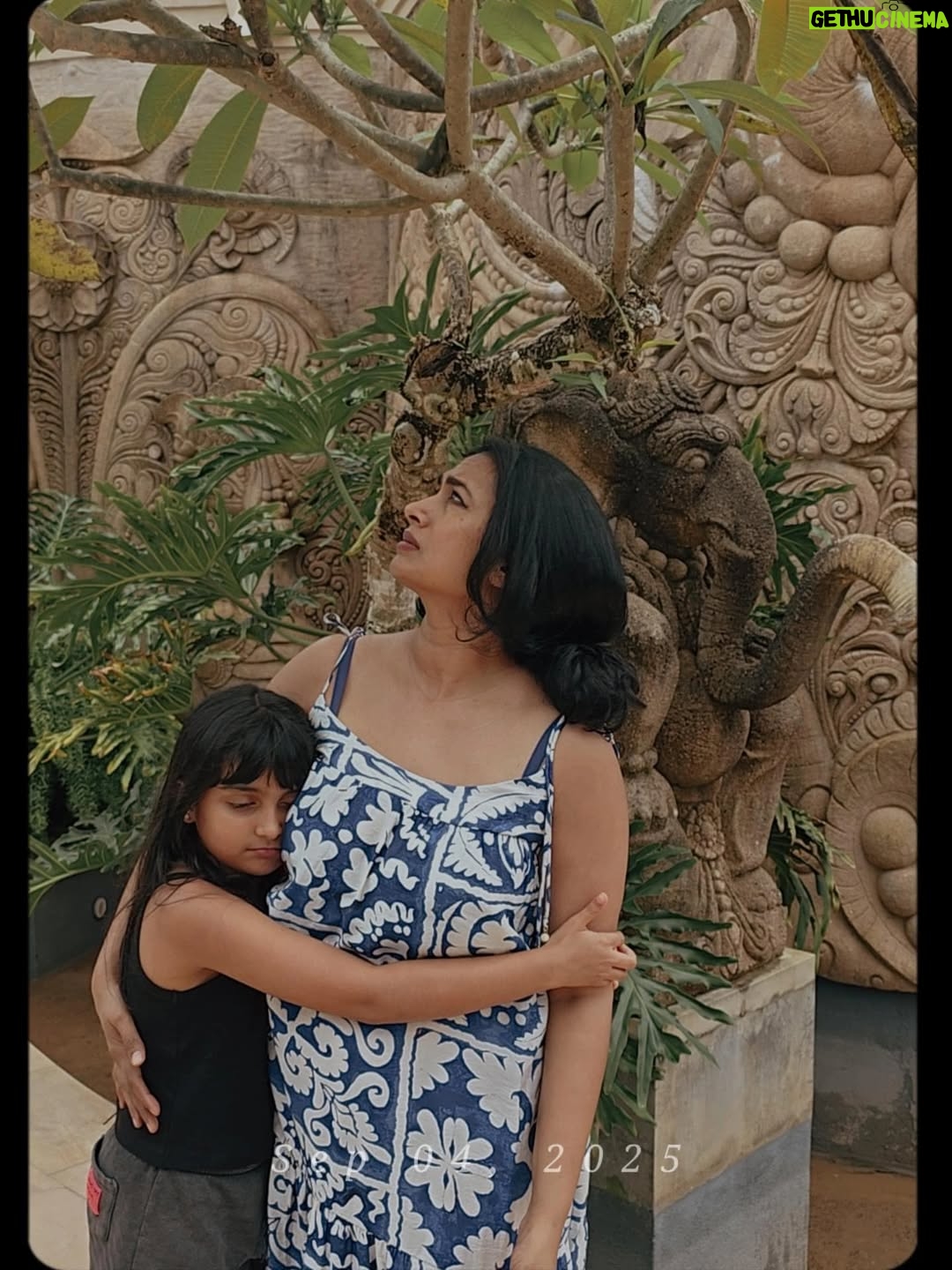 Actress Shwetha Srivatsav HD Photos and Wallpapers September 2025 | Gethu Cinema