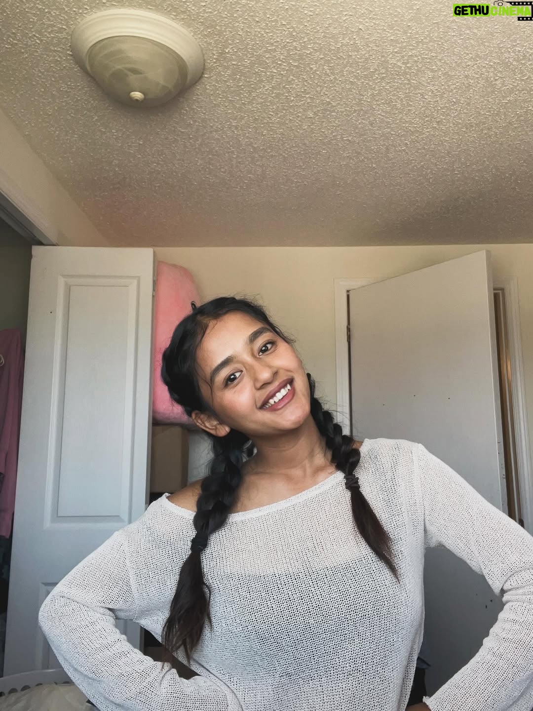 Actress Simrella Lama HD Photos and Wallpapers September 2025 | Gethu ...