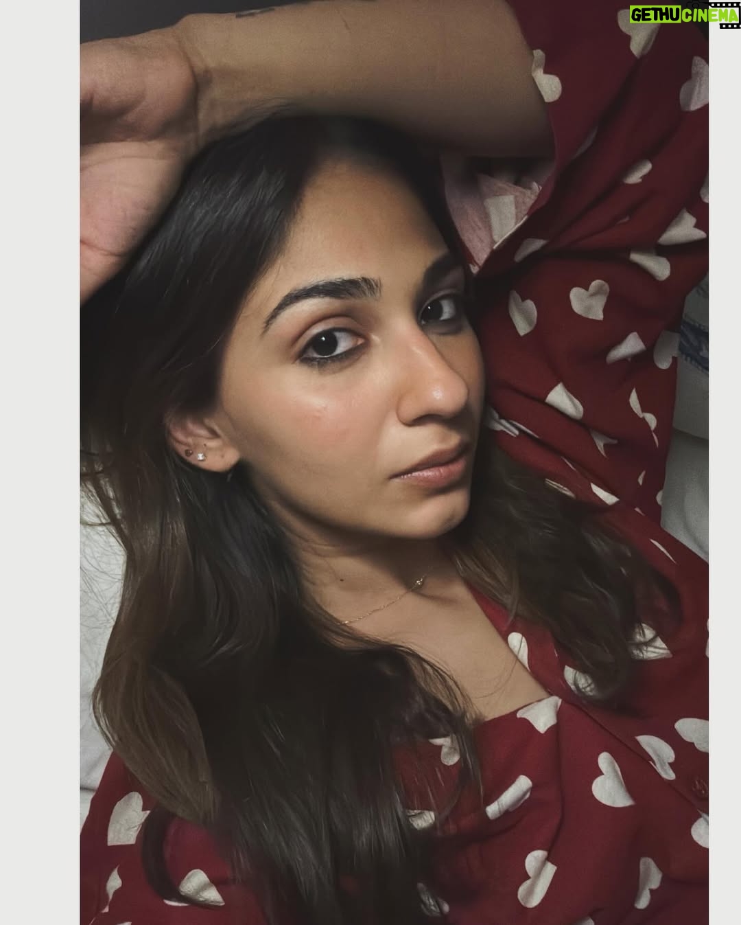 Actress Vidhi Pandya HD Photos and Wallpapers May 2025 | Gethu Cinema