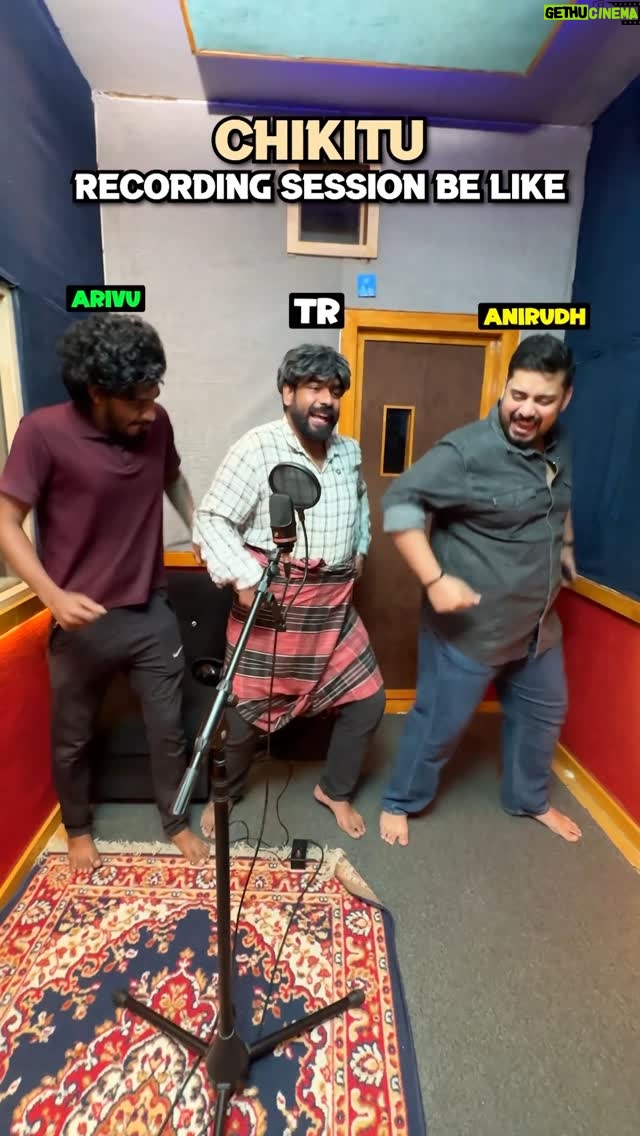 Actress Vikkals Vikram HD Photos and Wallpapers June 2025 | Gethu Cinema