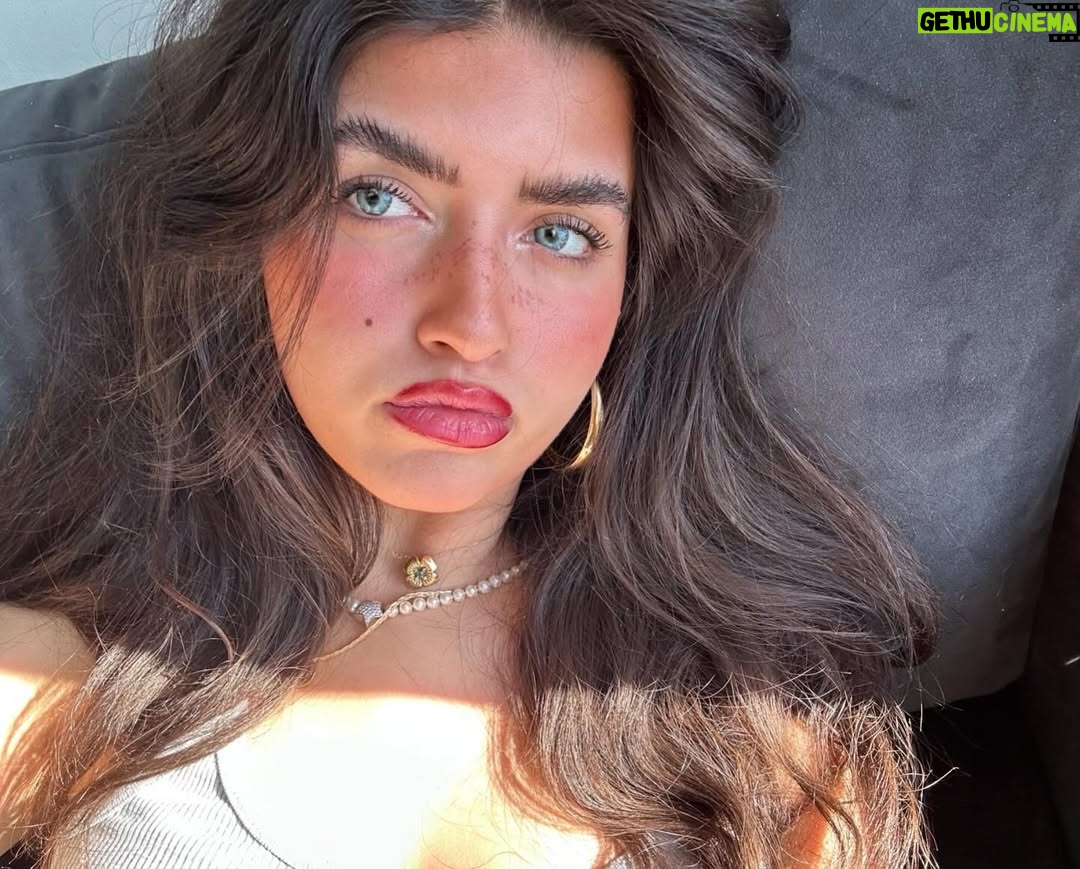 Actress Angelina Jordan HD Photos and Wallpapers April 2025 | Gethu Cinema