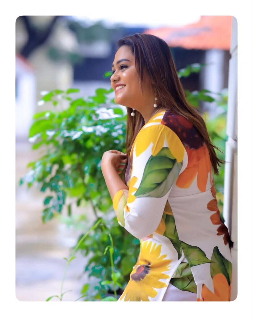 Actress Akalya Venkatesan HD Photos and Wallpapers December 2025 ...