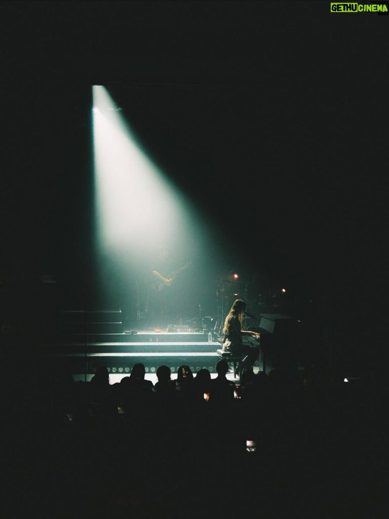 Actress Alicia Moffet HD Photos and Wallpapers November 2025 | Gethu Cinema