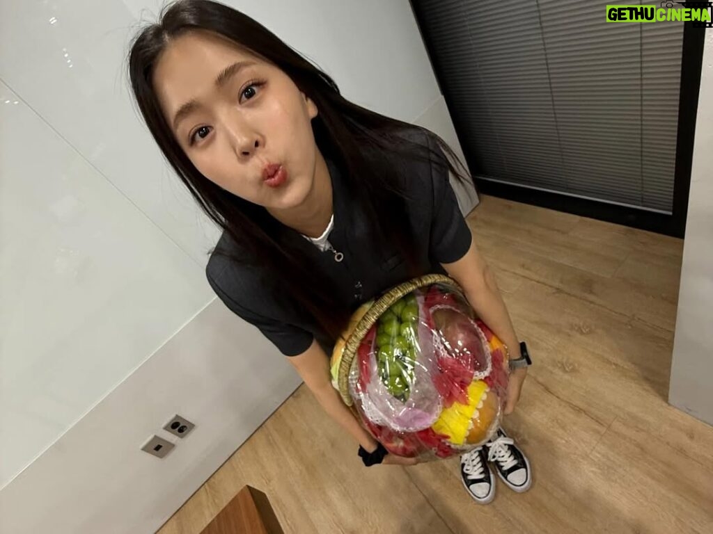 Actress Kim Ji-eun HD Photos and Wallpapers October 2025 | Gethu Cinema