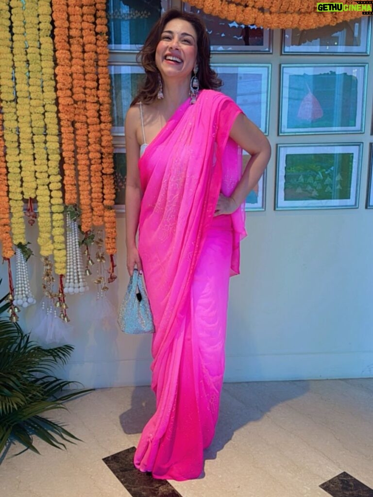 Actress Amrita Puri HD Photos and Wallpapers October 2025 | Gethu Cinema