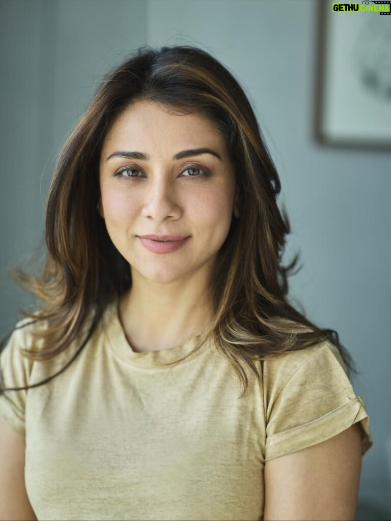 Actress Amrita Puri HD Photos and Wallpapers December 2025 | Gethu Cinema