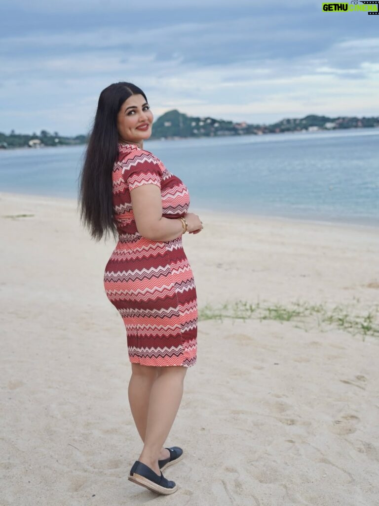 Actress Khushi Gadhvi HD Photos and Wallpapers December 2025 | Gethu Cinema