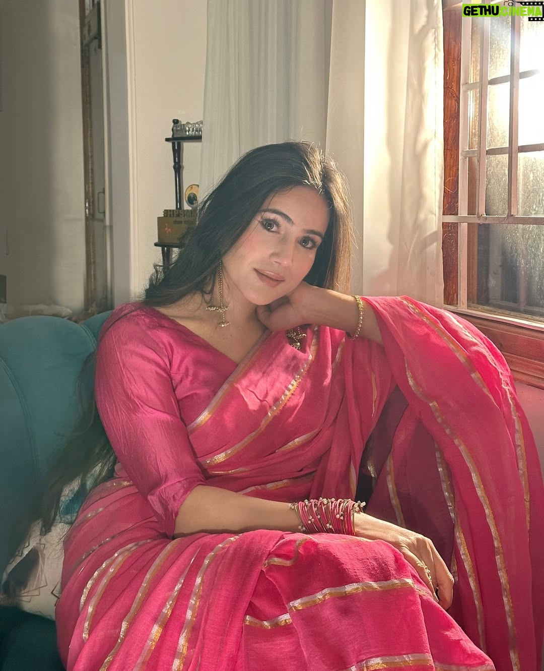 Neyha Thakur | Gethu Cinema