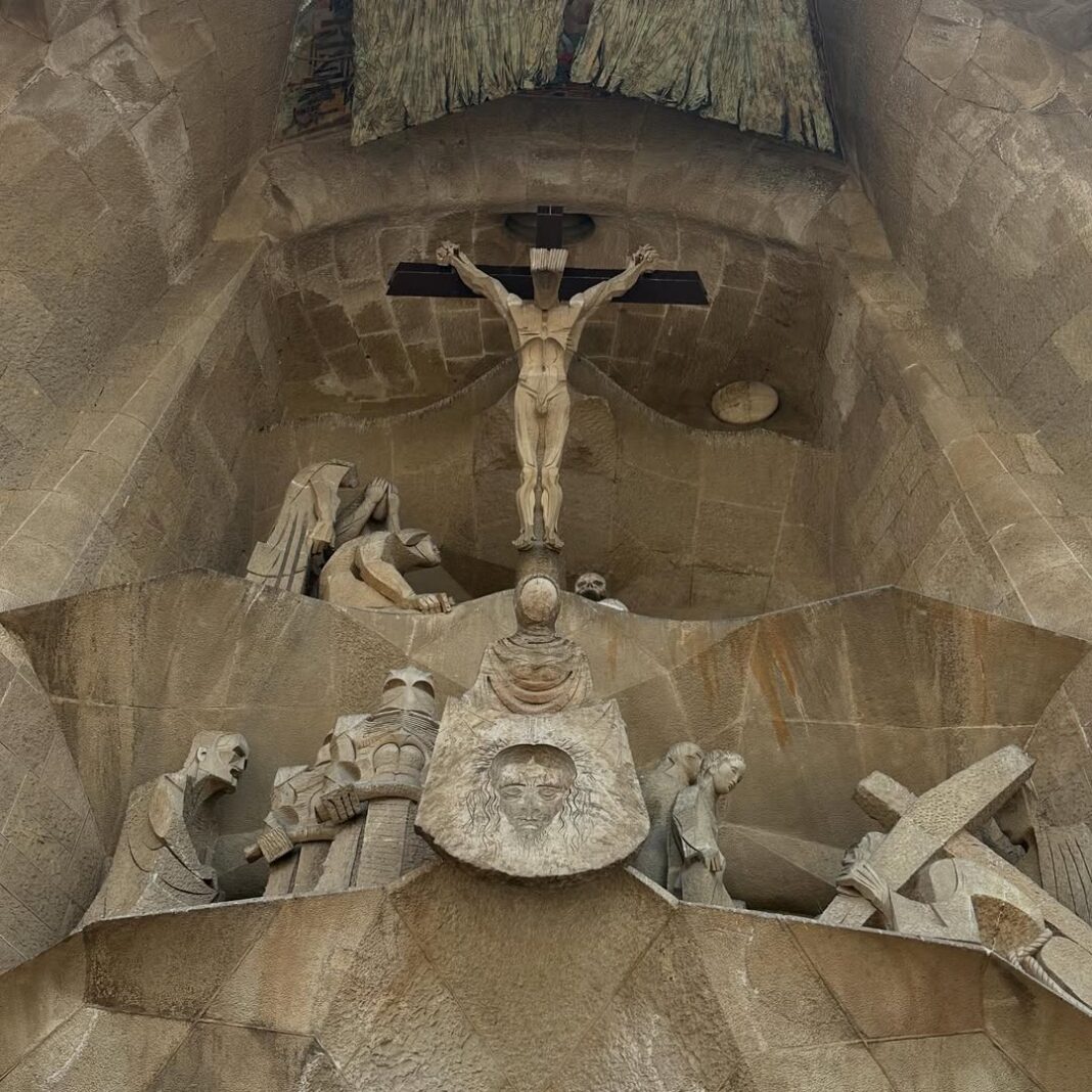 Actress Oona Laurence HD Photos and Wallpapers August 2025 | Gethu Cinema