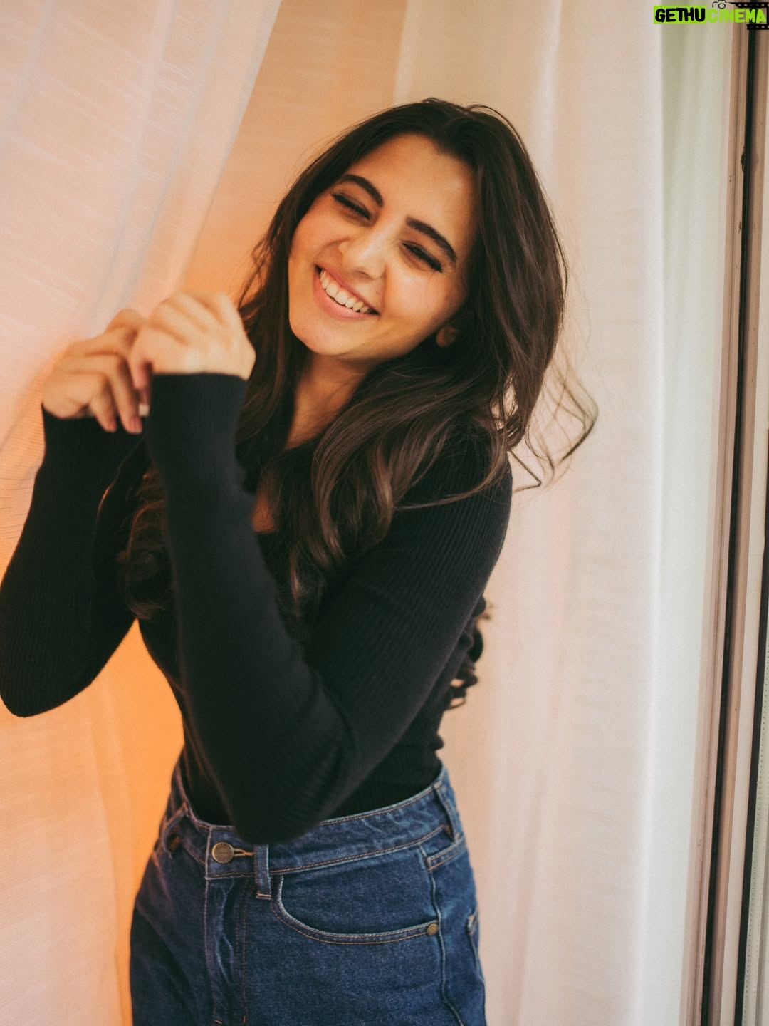 Actress Preethi Asrani HD Photos and Wallpapers January 2026 | Gethu Cinema