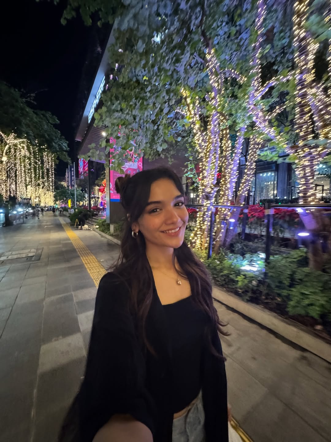 Actress Romaisa Khan HD Photos and Wallpapers December 2025 | Gethu Cinema