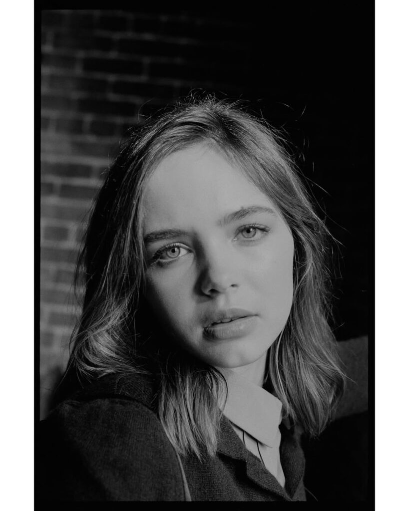 Actress Ryan Kiera Armstrong HD Photos and Wallpapers November 2025 ...