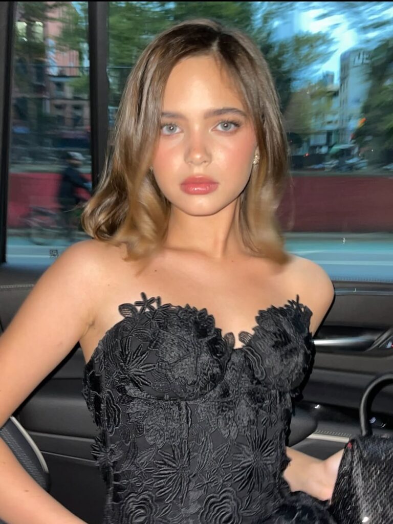 Actress Ryan Kiera Armstrong HD Photos and Wallpapers September 2025 ...