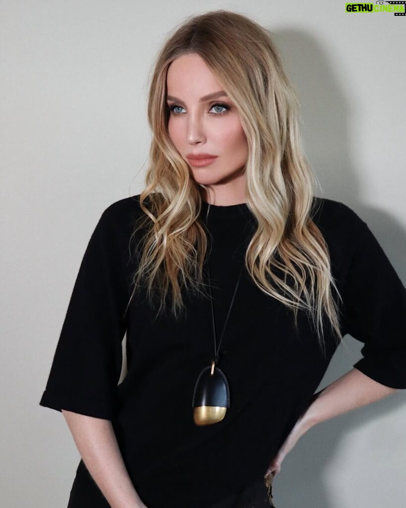 Actress Annabelle Wallis HD Photos and Wallpapers March 2026 | Gethu Cinema